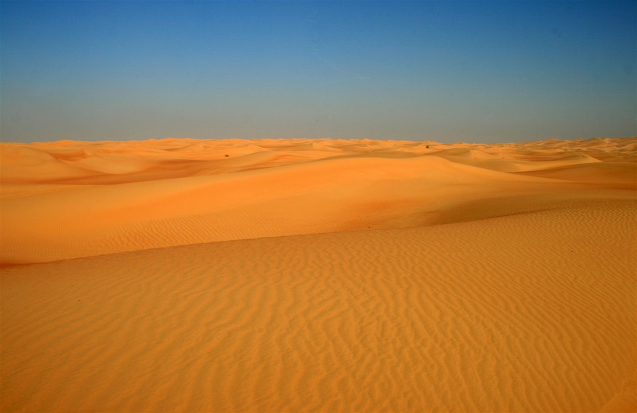 Dubai Day 4: Sand Dunes, Soccer and Suits | DC Rainmaker